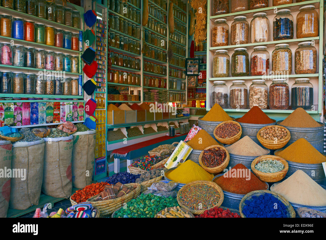 Spice square marrakech hi-res stock photography and images - Alamy