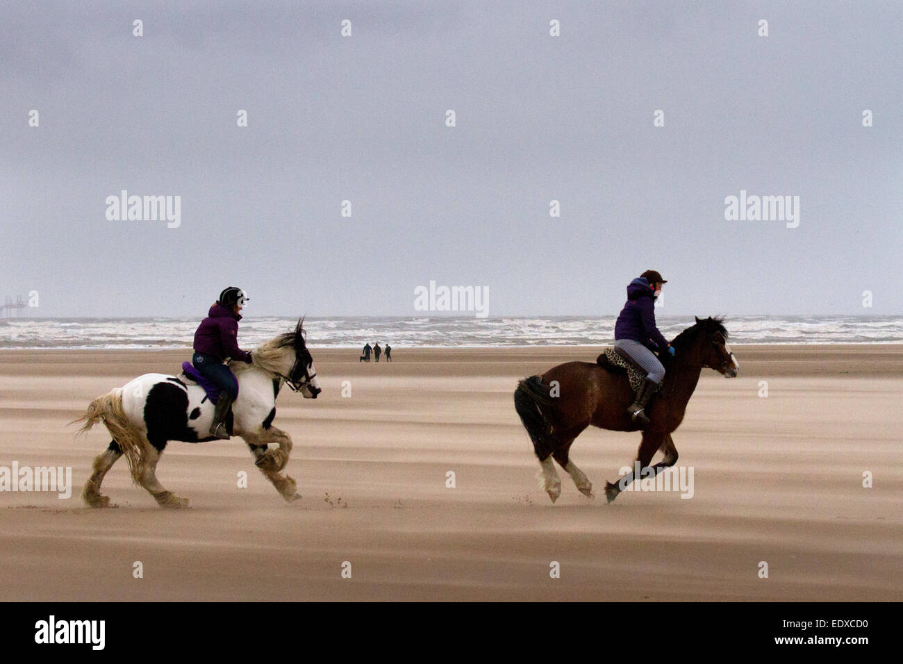 Southport, Merseyside, UK. 11th January, 2015 UK Weather. 'Galloping ...
