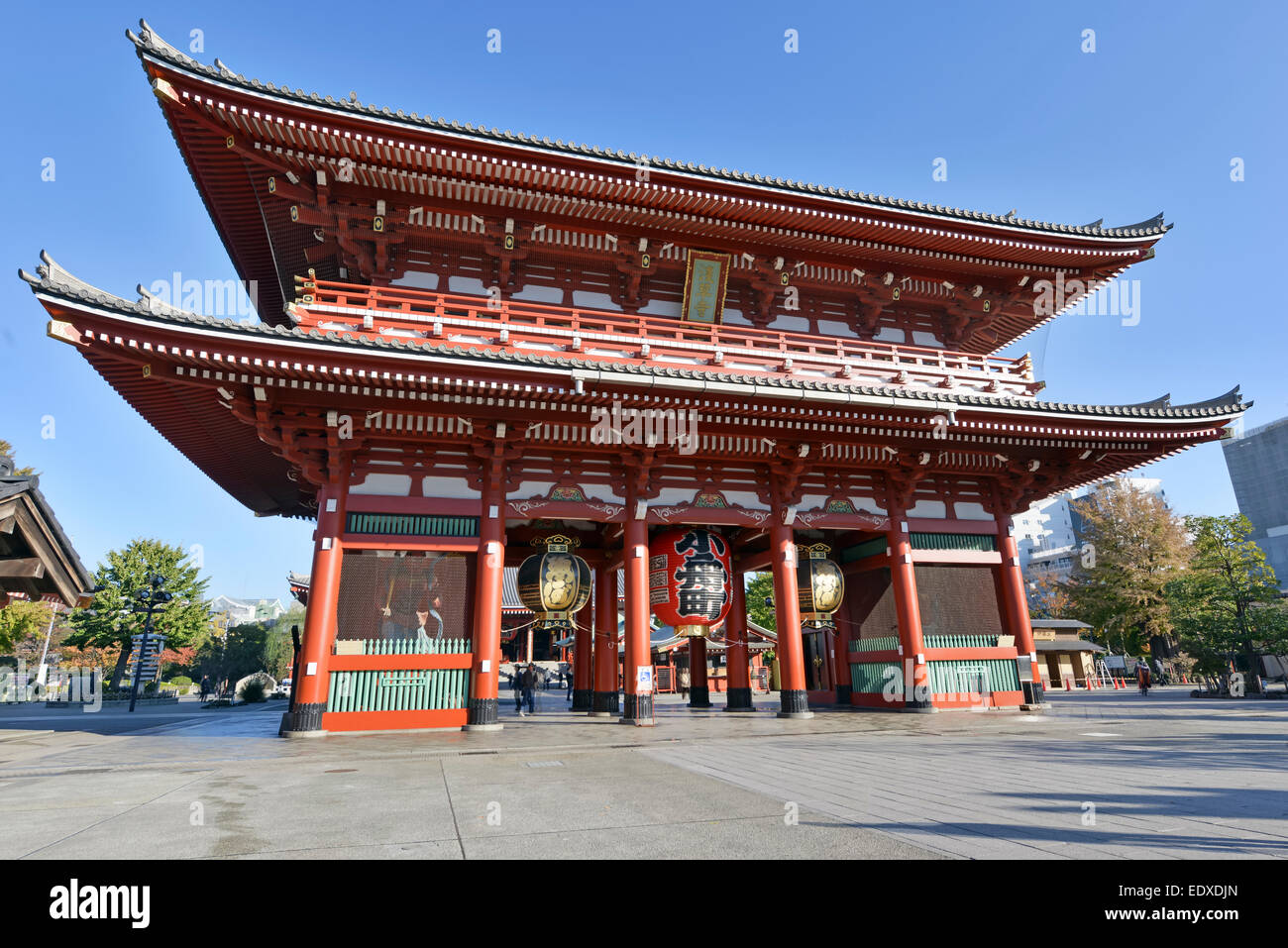Traditional Japanese architecture, Sensoji Temple in Asakusa, Tokyo ...