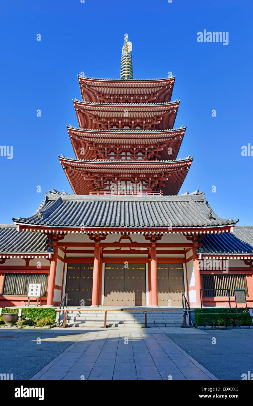 Traditional Japanese architecture, Sensoji Temple in Asakusa, Tokyo ...
