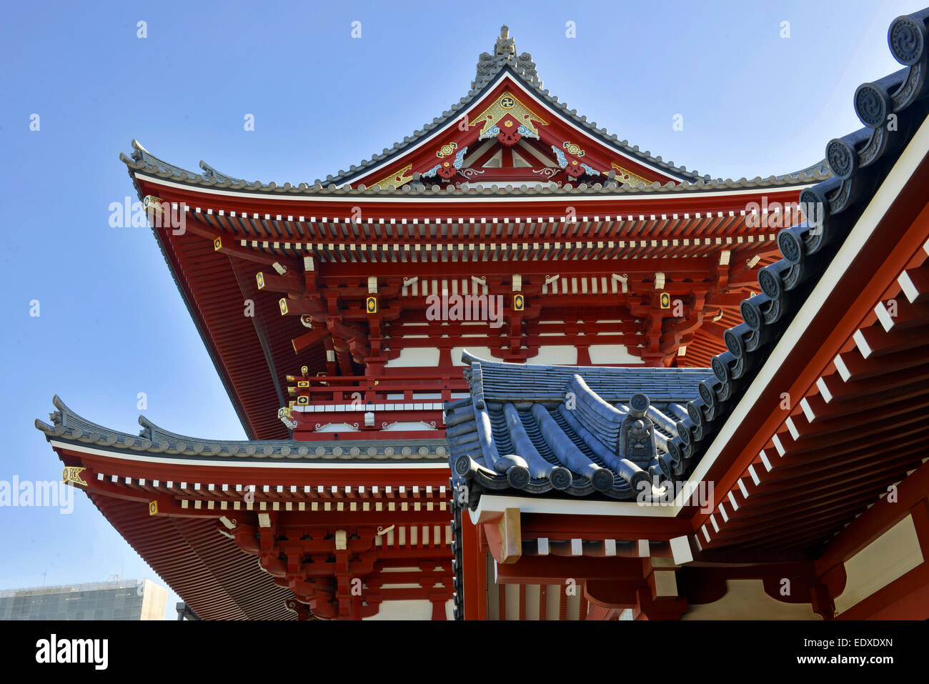 Traditional Japanese architecture, Sensoji Temple in Asakusa, Tokyo ...