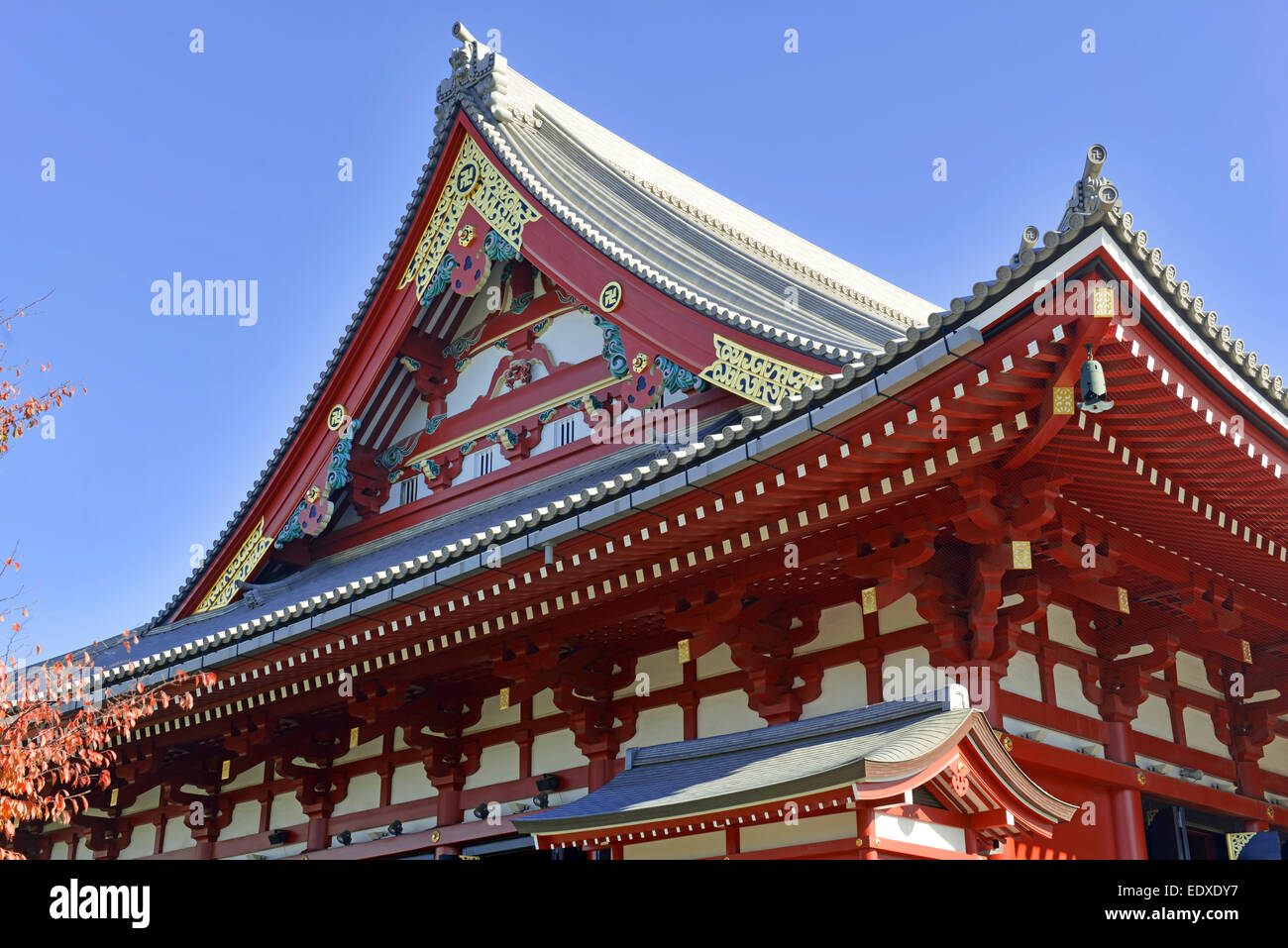 Traditional Japanese architecture, Sensoji Temple in Asakusa, Tokyo ...
