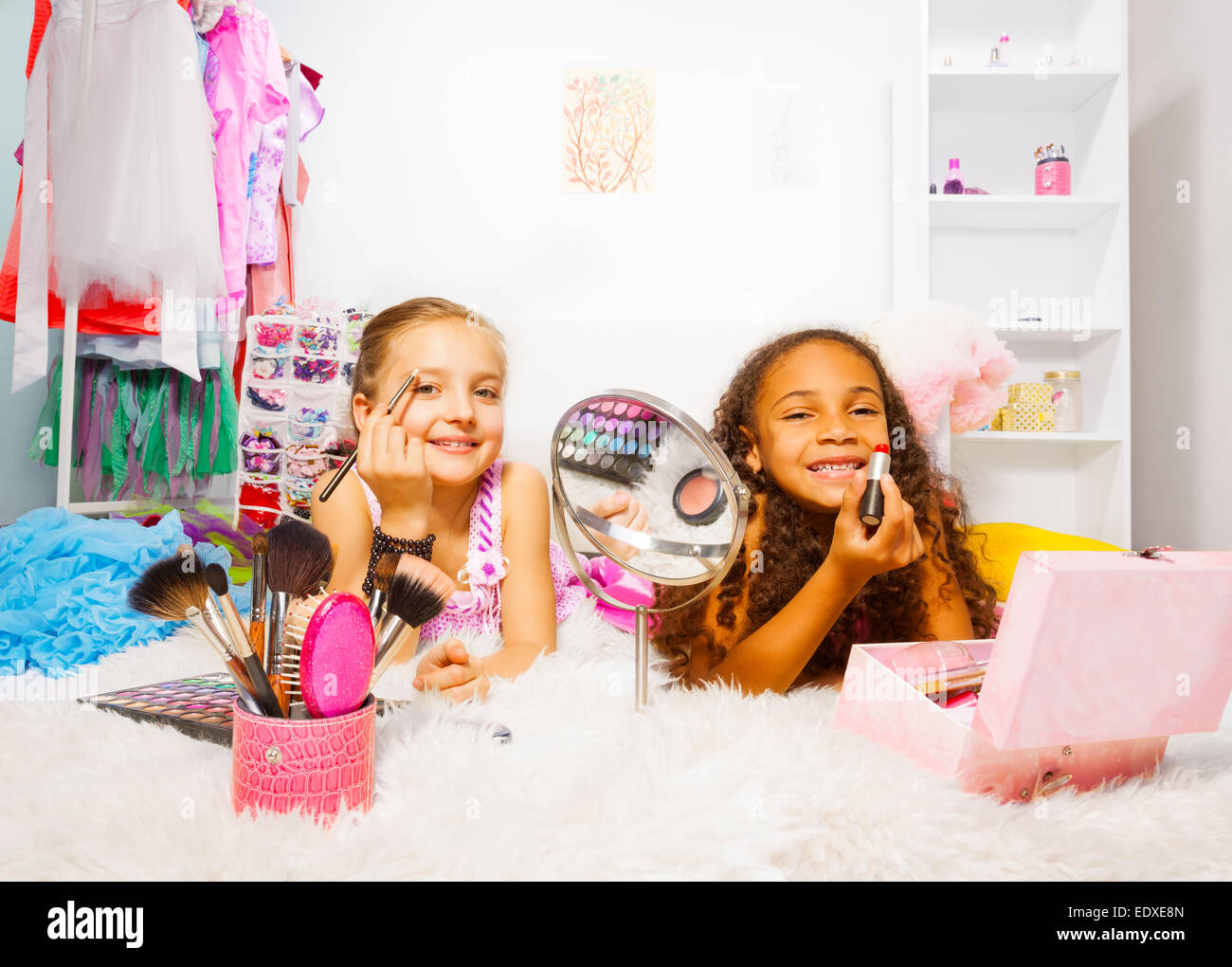 Pretty girls faces hi-res stock photography and images - Alamy