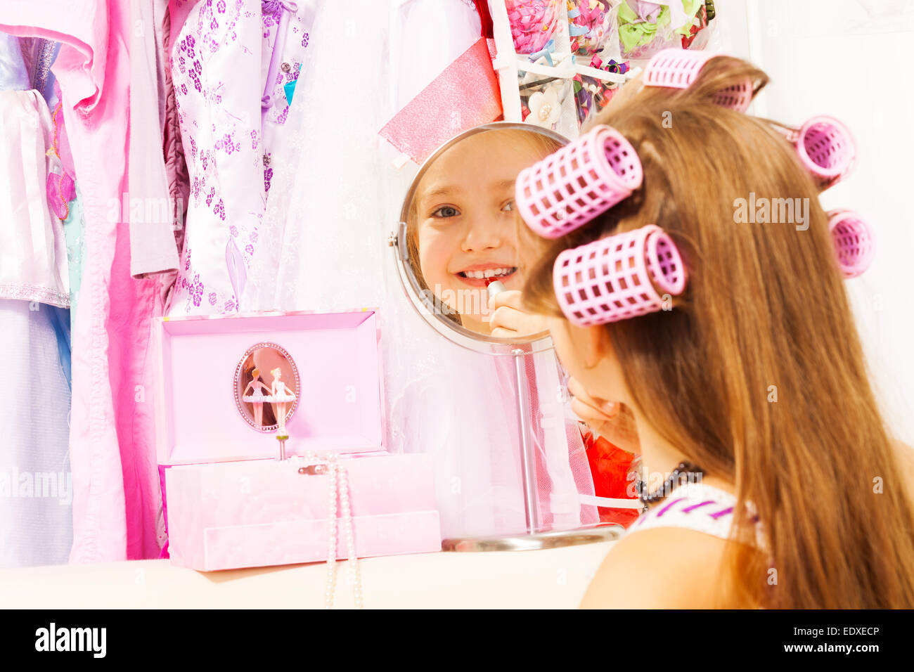 Happy smiling kids making up hi-res stock photography and images - Alamy