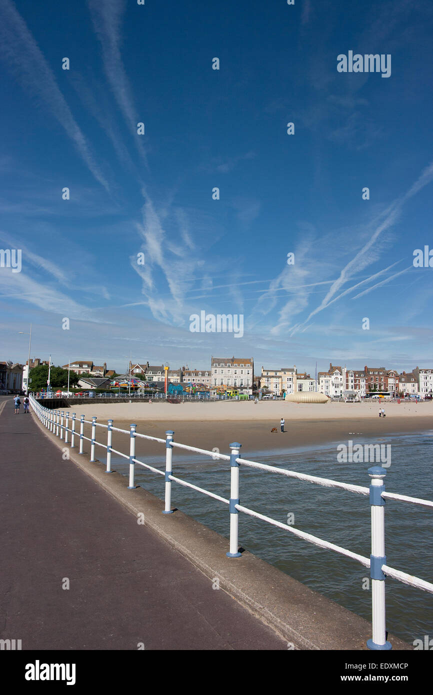 Seafront promenade weymouth hi-res stock photography and images - Alamy