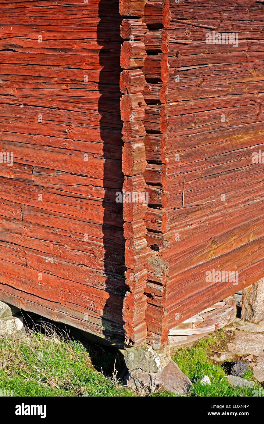 Swedish " Dubbelhaksknut" X-joint corner of an old wooden house from ...