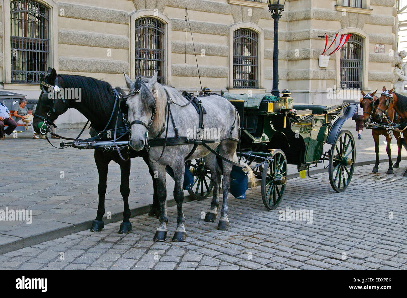 Traditional horse drawn cart hi-res stock photography and images - Alamy