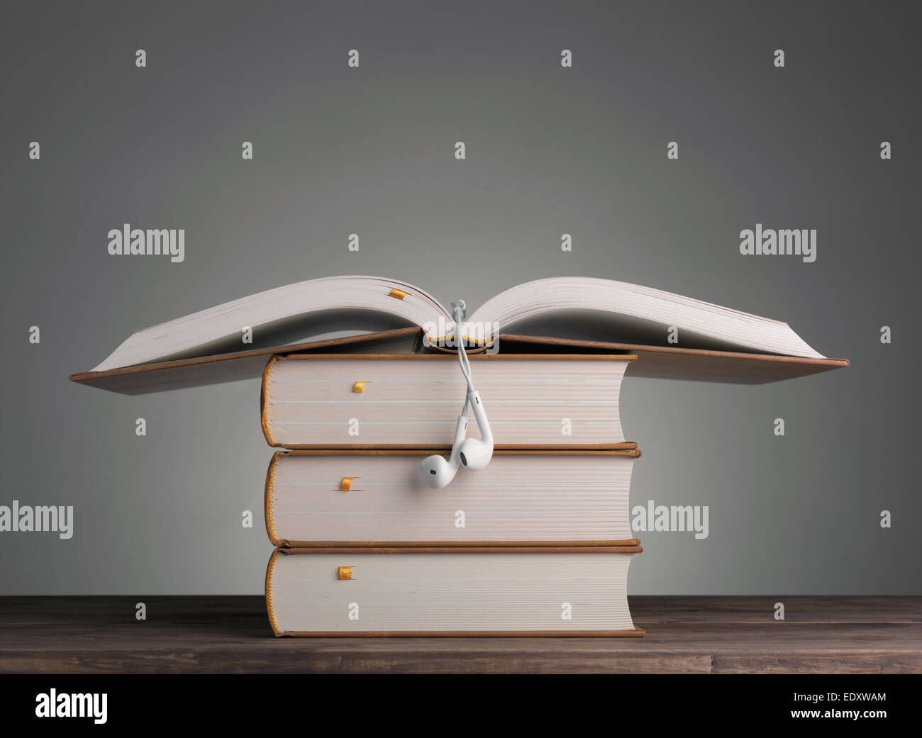 Book and headphones hi-res stock photography and images - Alamy