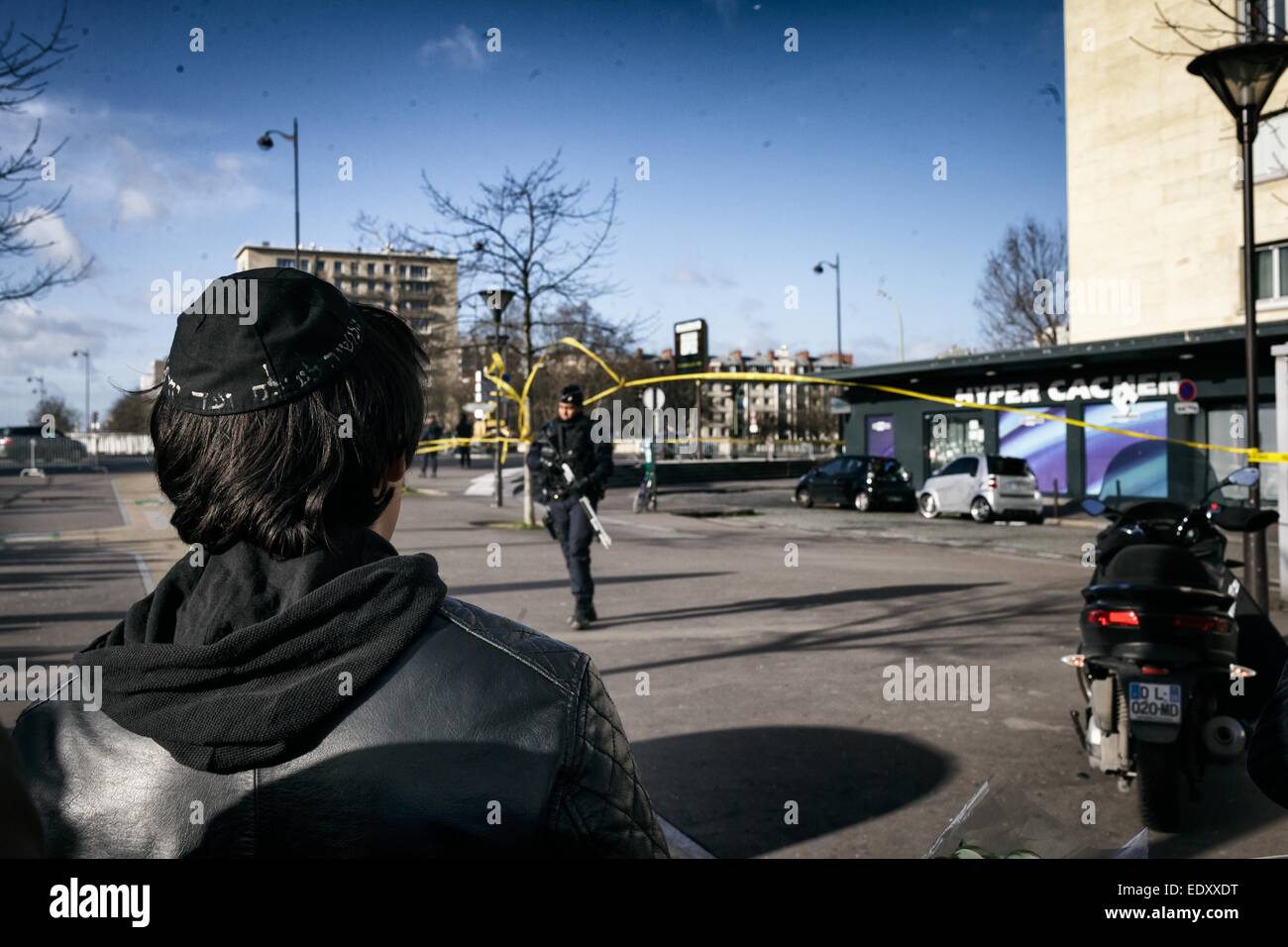 Paris jewish community hi-res stock photography and images - Alamy