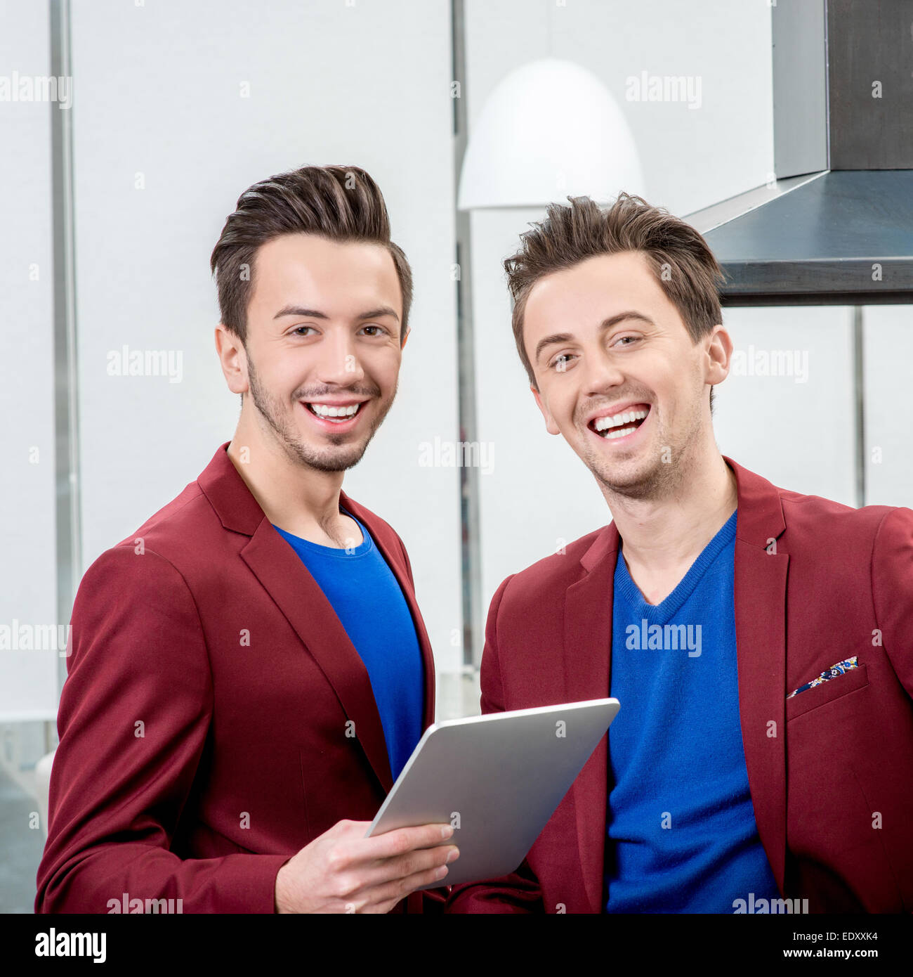 Twins men hi-res stock photography and images - Alamy