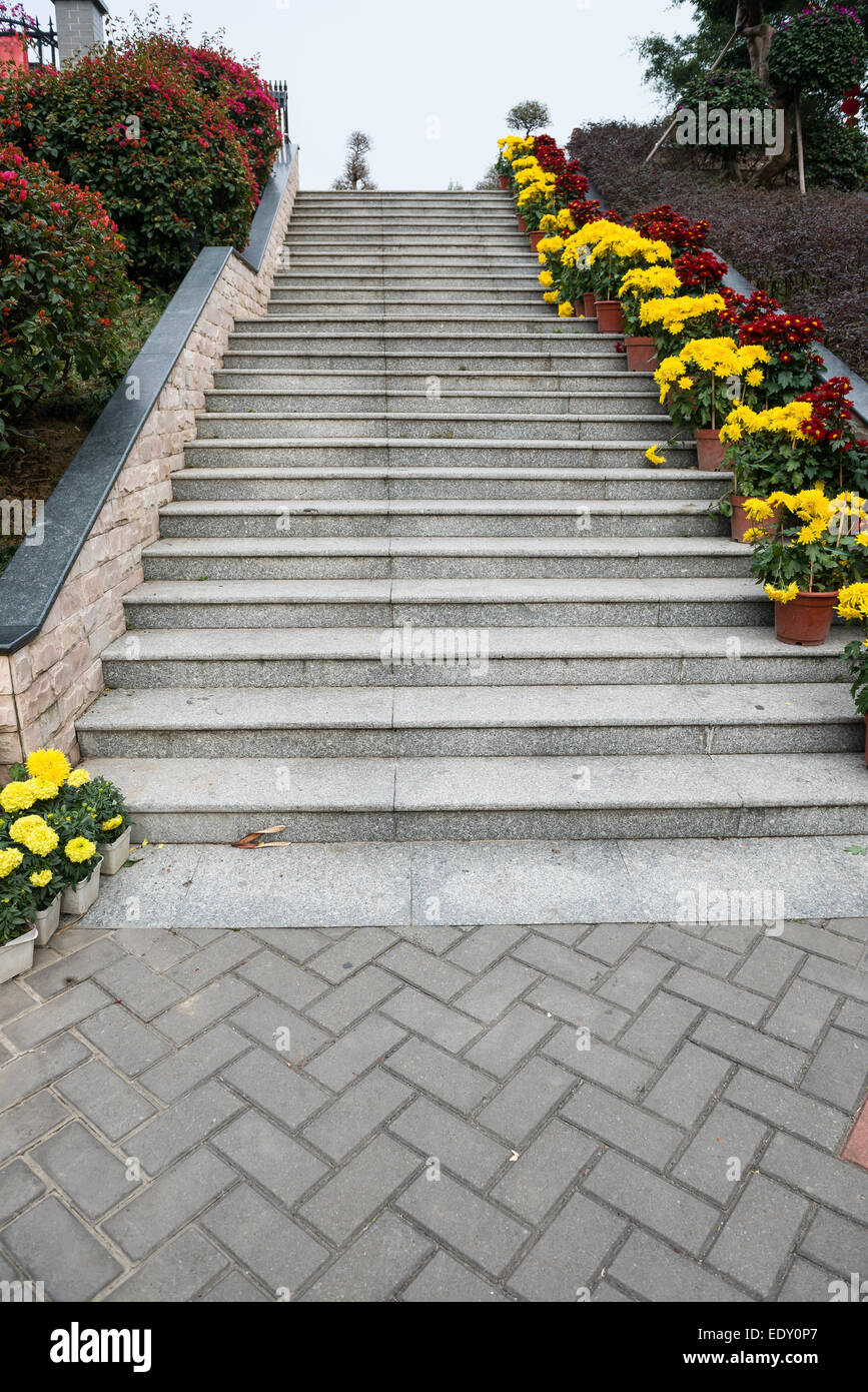 Side step stairs hi-res stock photography and images - Alamy