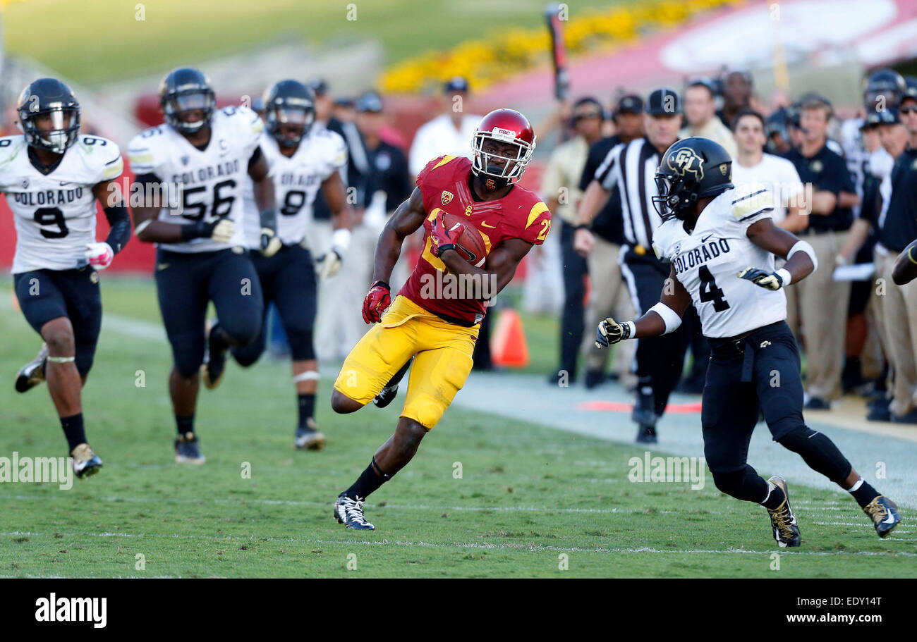 October 18 2014 USC Trojans running back Justin Davis #22 carries the ...