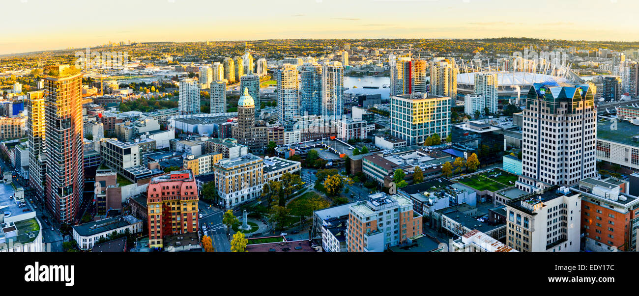 Vancouver night aerial stanley park hi-res stock photography and images ...