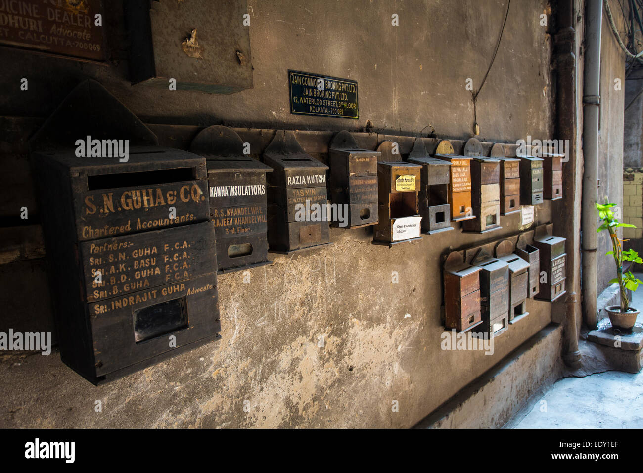 Kolkata post office hi-res stock photography and images - Alamy