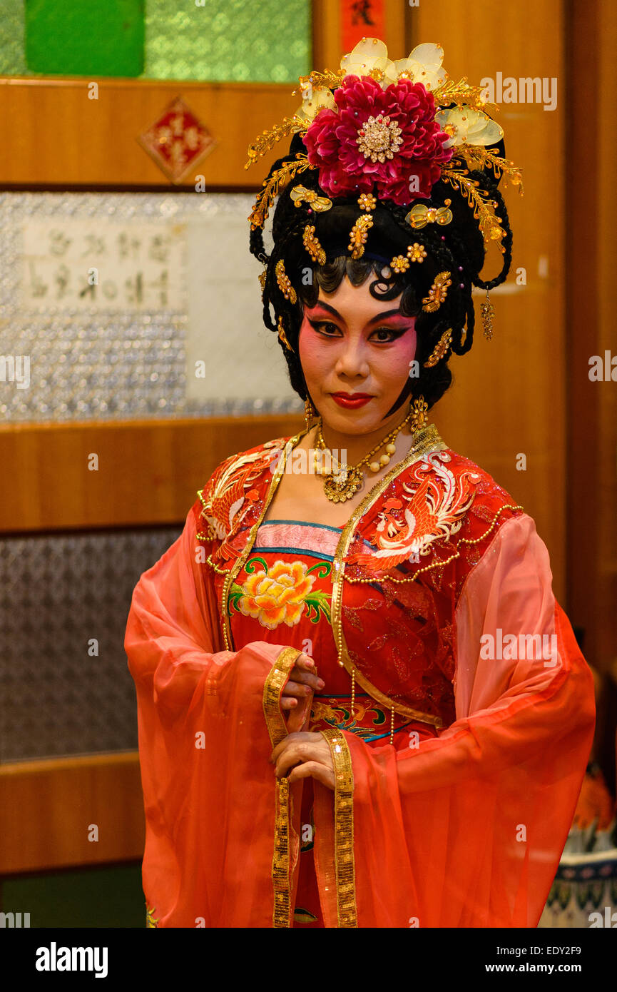 Cantonese opera hi-res stock photography and images - Alamy
