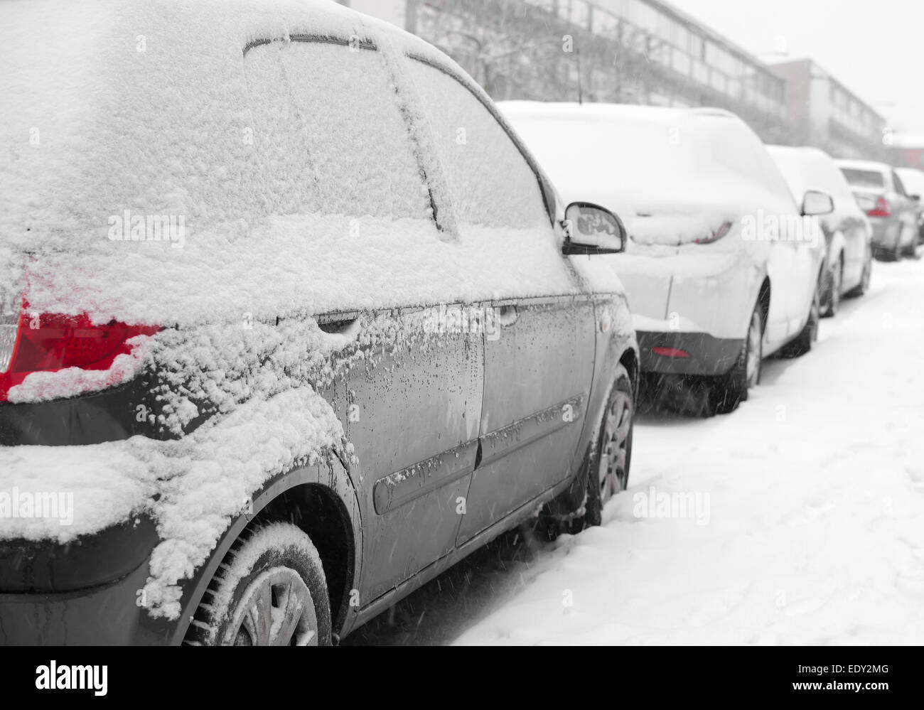 Cars in a blizzard hi-res stock photography and images - Alamy