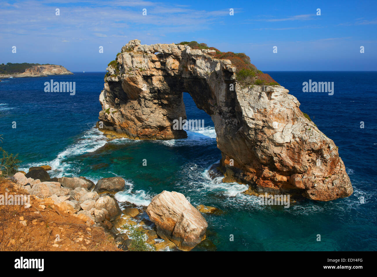 Archway of Es Pontas, Mallorca, Es Pontas, Natural stone arch, Cala ...