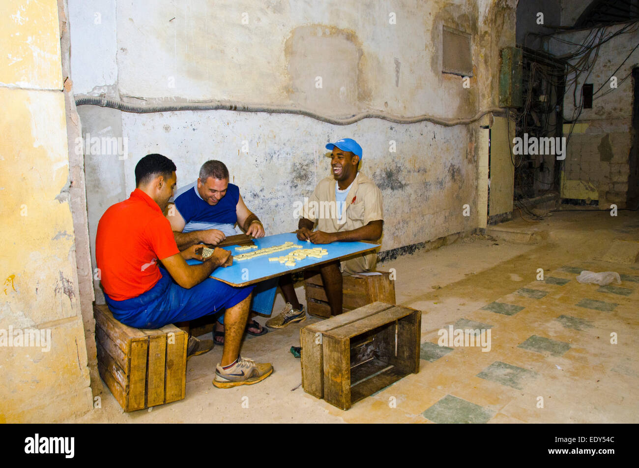 Man with gun havana hi-res stock photography and images - Alamy