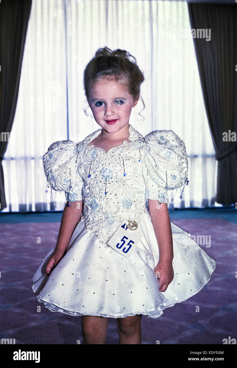 ATLANTA, USA. - OCTOBER 1: American children competes in a beauty ...