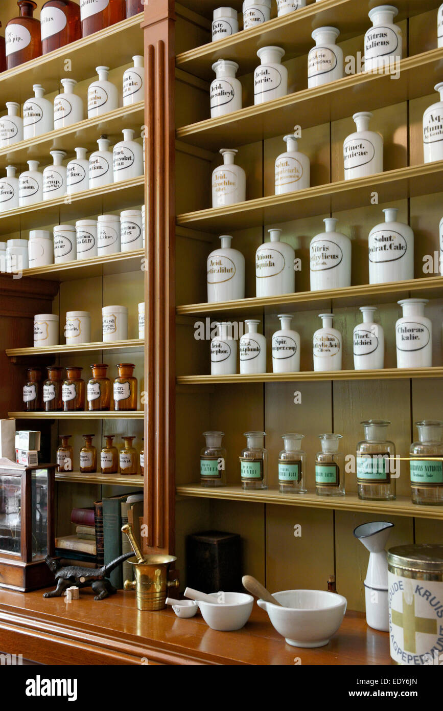 Apothecary shop hi-res stock photography and images - Alamy
