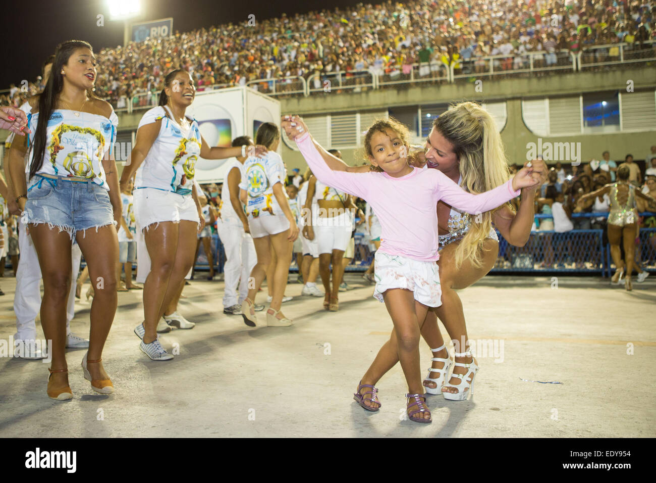 Rio De Janeiro, Jan. 11. 13th Feb, 2015. A young girl poses with a ...