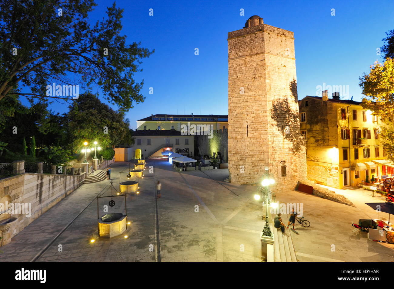 Five weels hi-res stock photography and images - Alamy