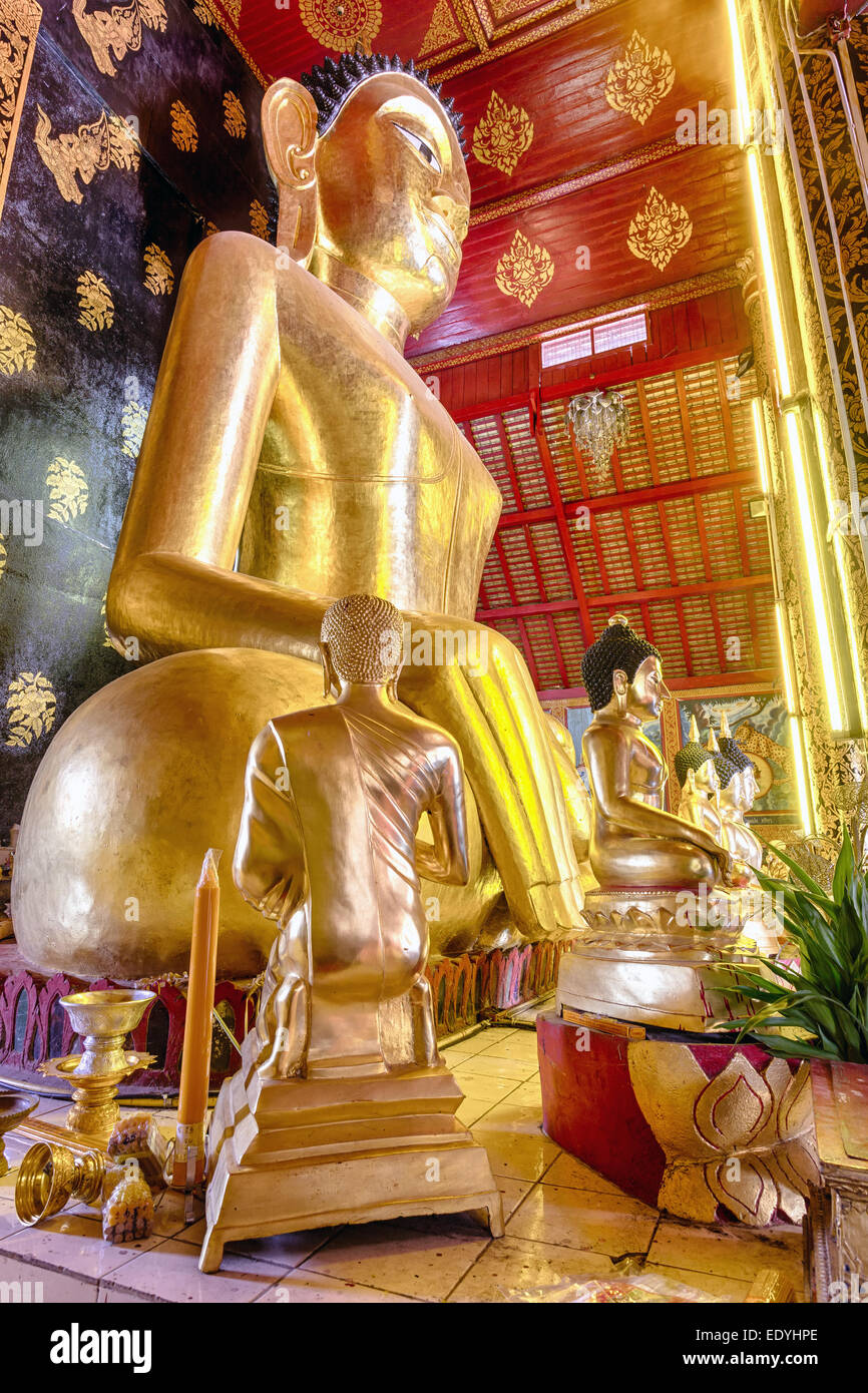 Interior of Wat Chet Yod temple in Chiang Rai, Thailand Stock Photo - Alamy