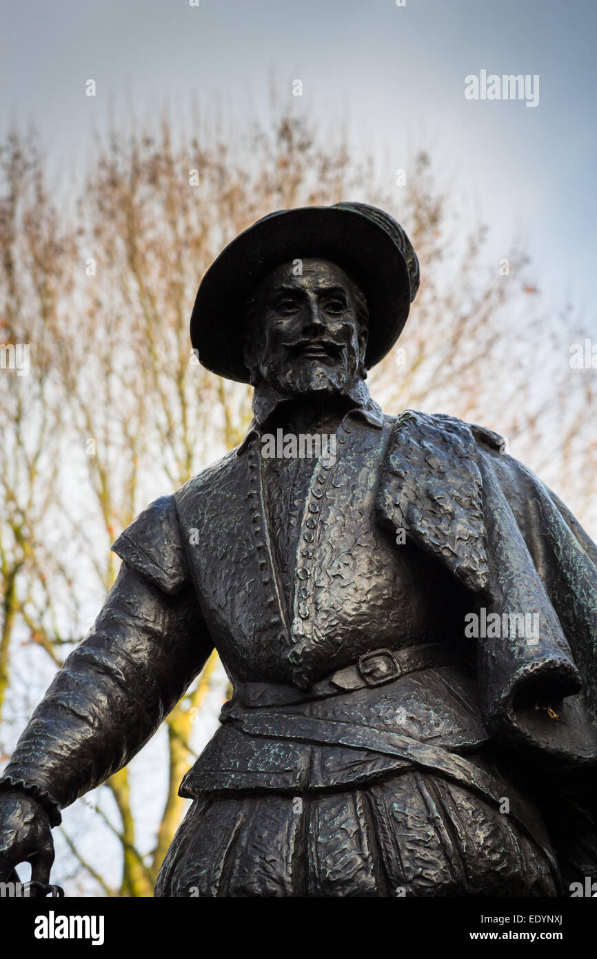 A statue of Sir Walter Raleigh at the National Maritime Museum in ...