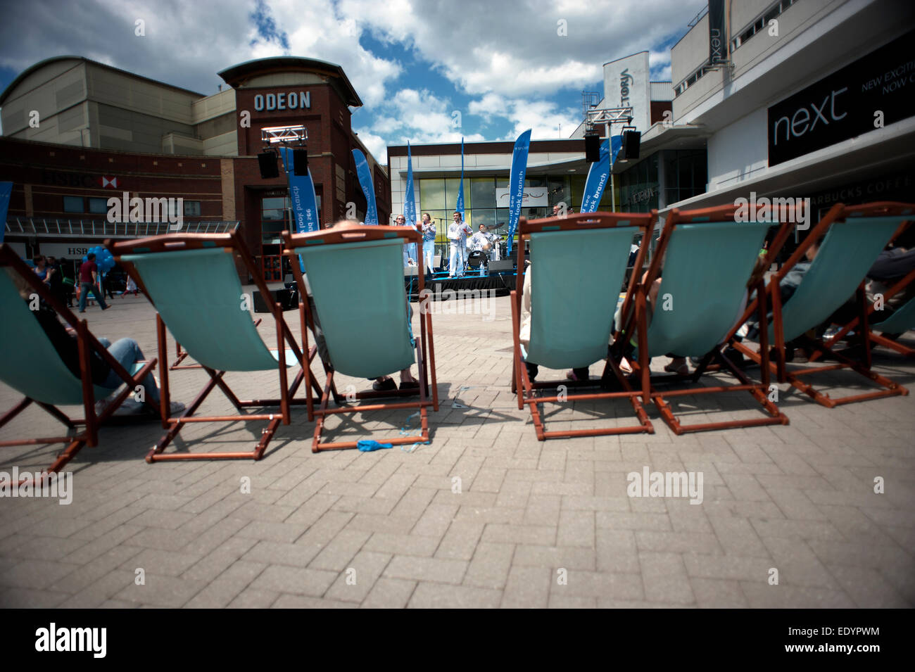 Deck chair sign hi-res stock photography and images - Alamy
