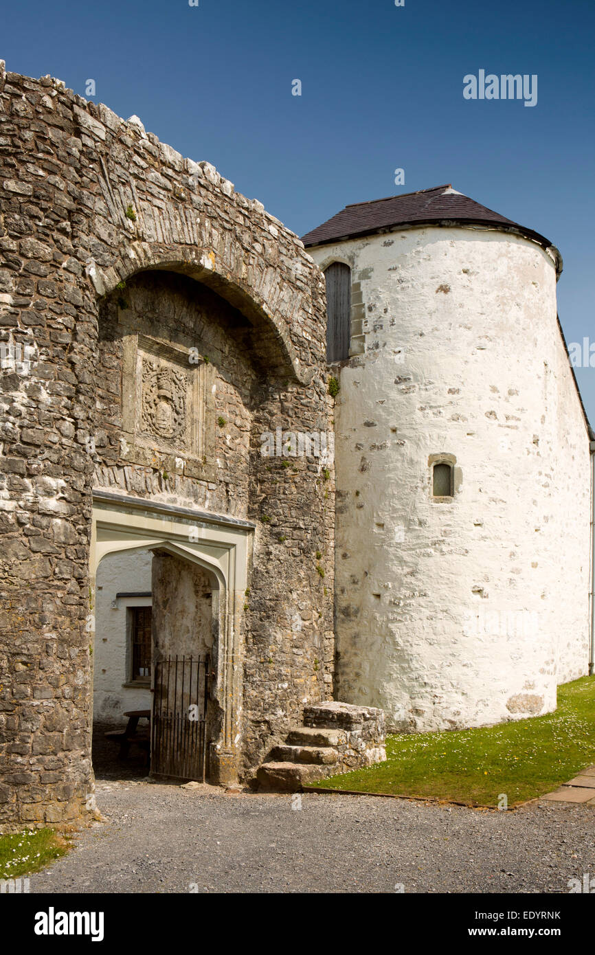 UK, Wales, Swansea, Gower, Oxwich Castle, Tudor Manor House gateway ...
