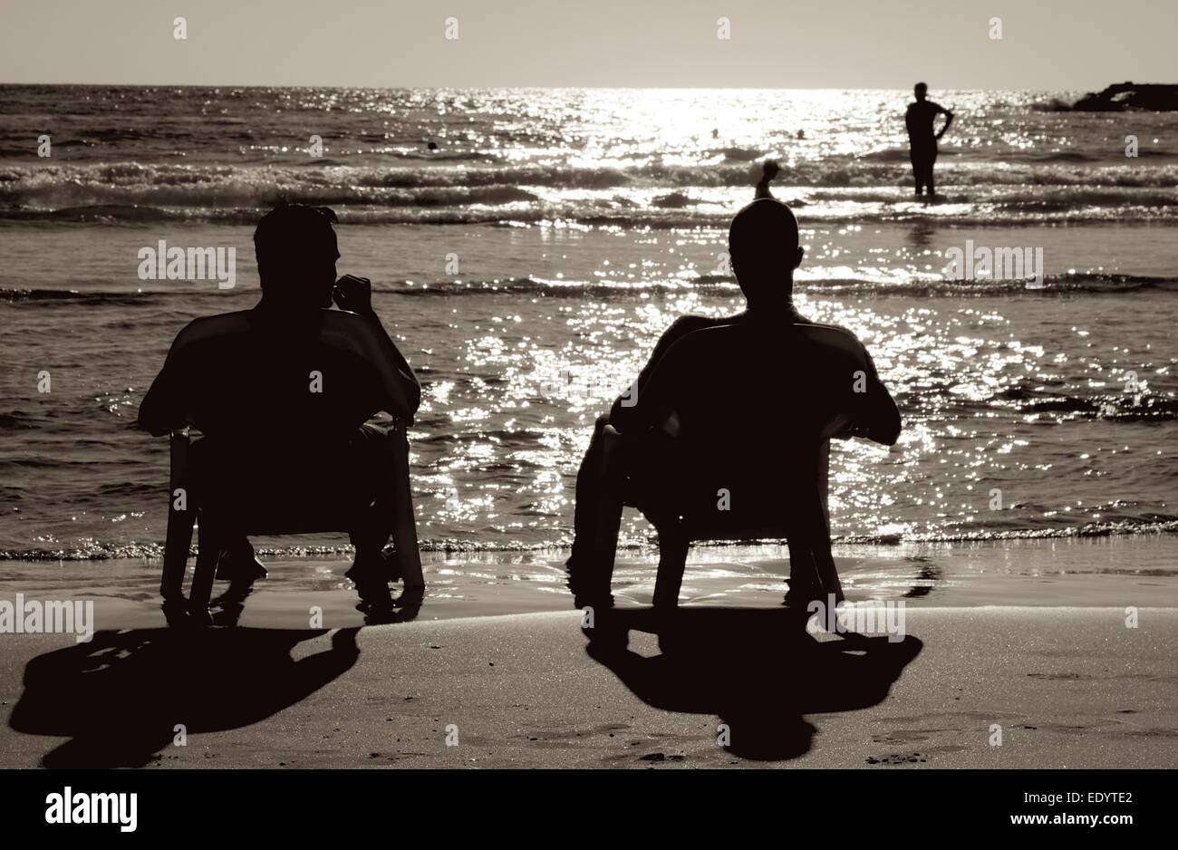 Shade bathing hi-res stock photography and images - Alamy