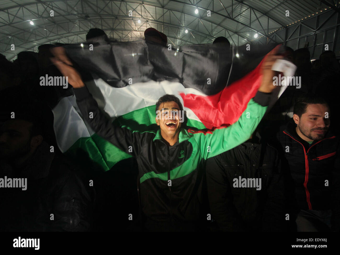 Palestinian football fans hi-res stock photography and images - Alamy