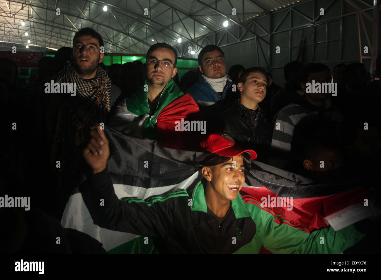 Palestinian football fans hi-res stock photography and images - Alamy