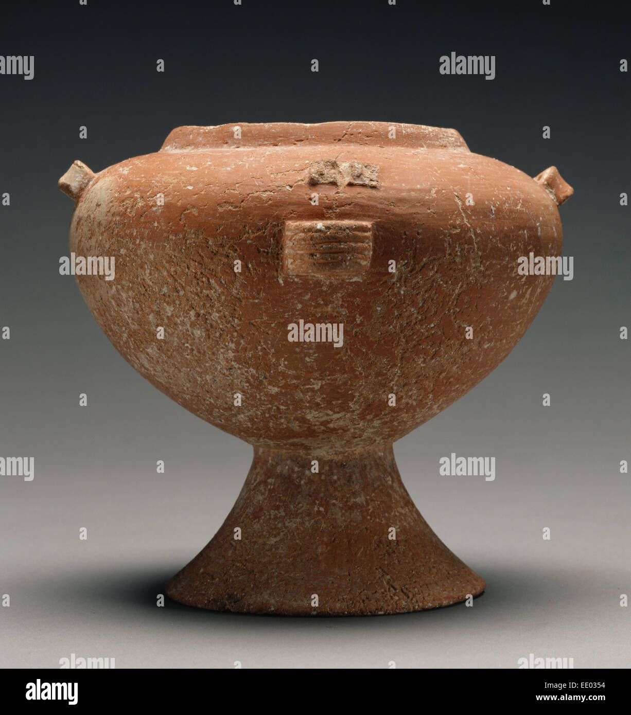 Pedestal foot hi-res stock photography and images - Alamy