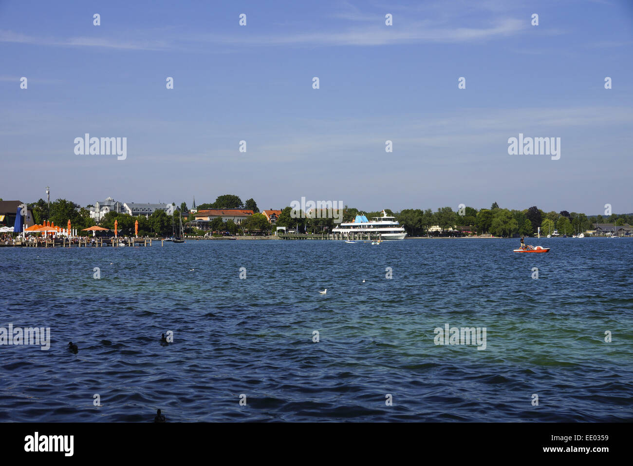 Ausflugsboot am pier hi-res stock photography and images - Alamy