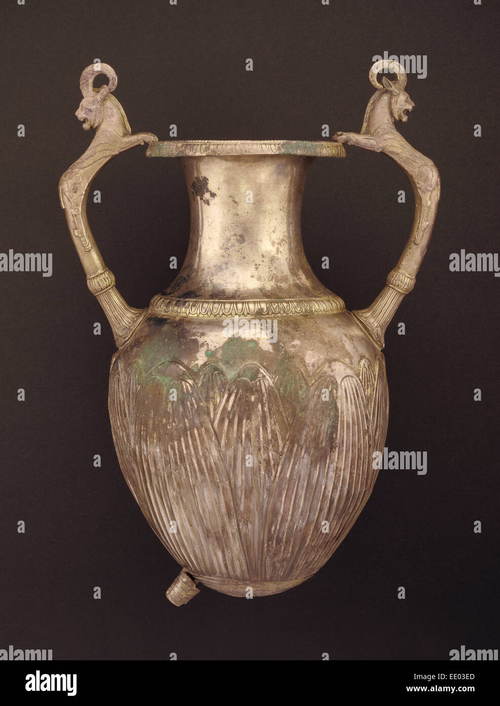 Silver rhyton hi-res stock photography and images - Alamy