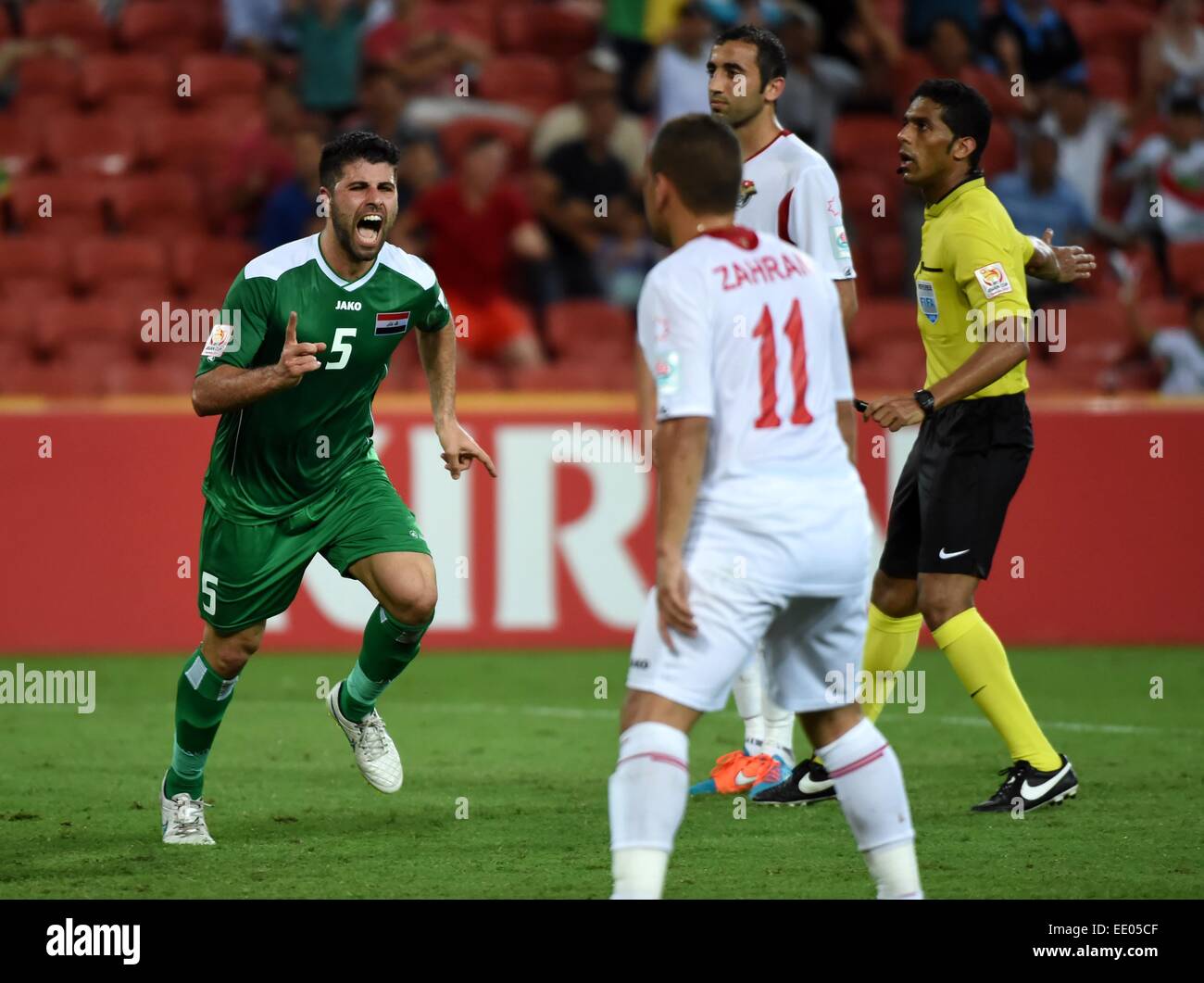 Brisbane, Australia. 12th Jan, 2015. Yaser Safa Kasim (L) of Iraq ...