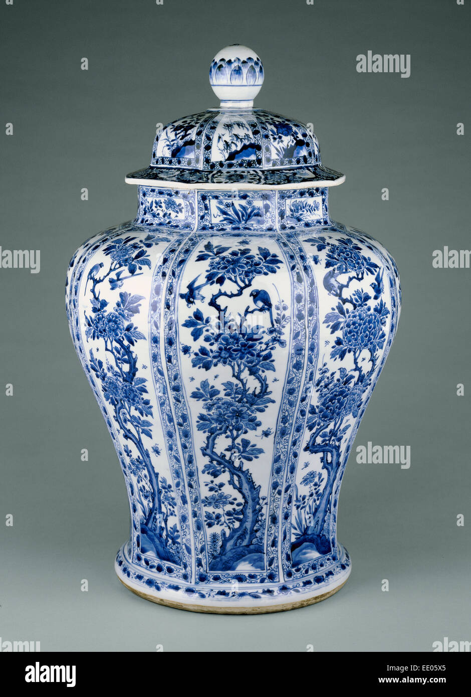 Hard paste hi-res stock photography and images - Alamy