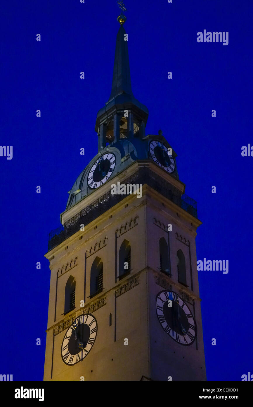 München alter peter turm High Resolution Stock Photography and Images ...