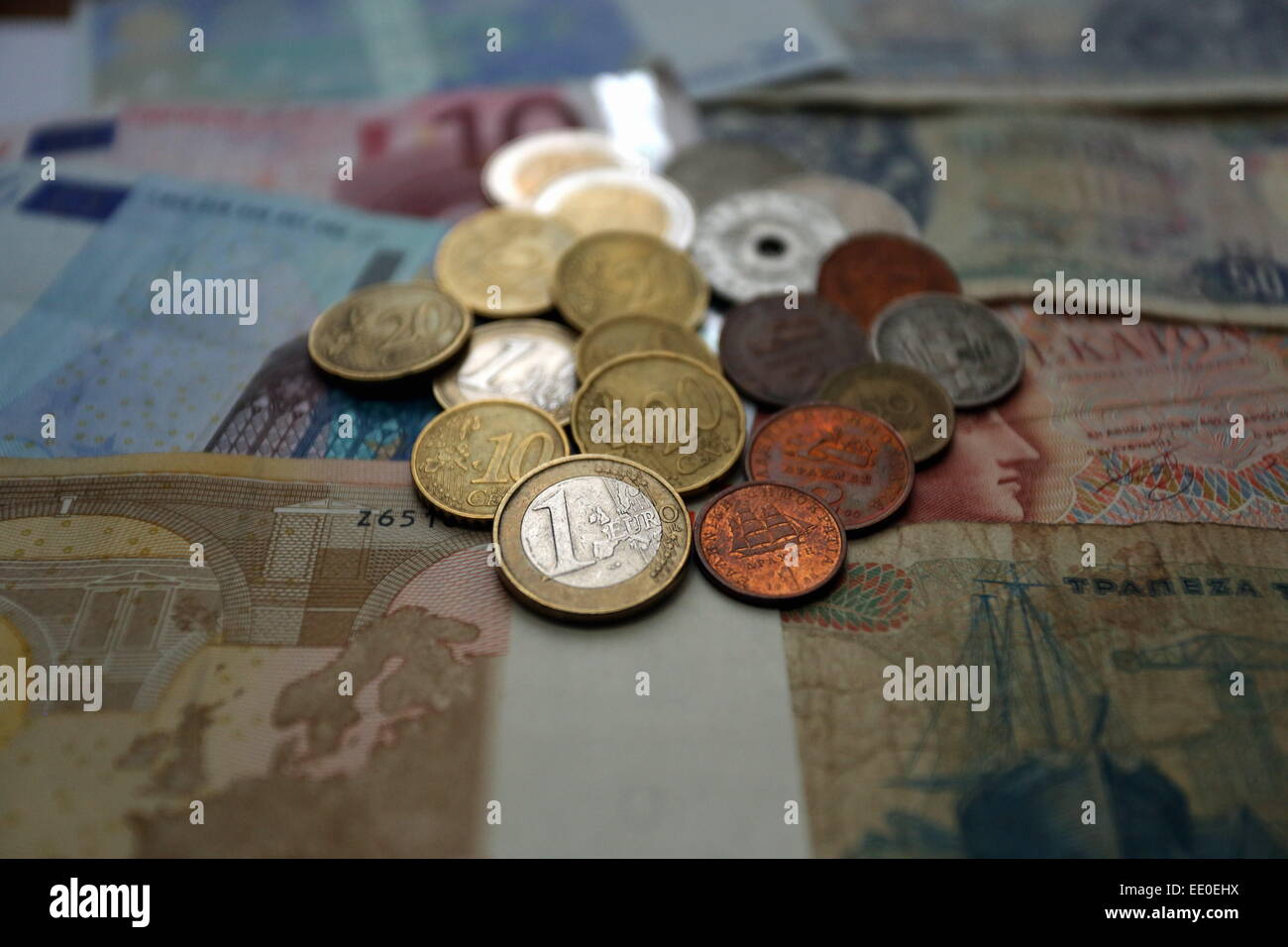 Mixture of coins and notes hi-res stock photography and images - Alamy