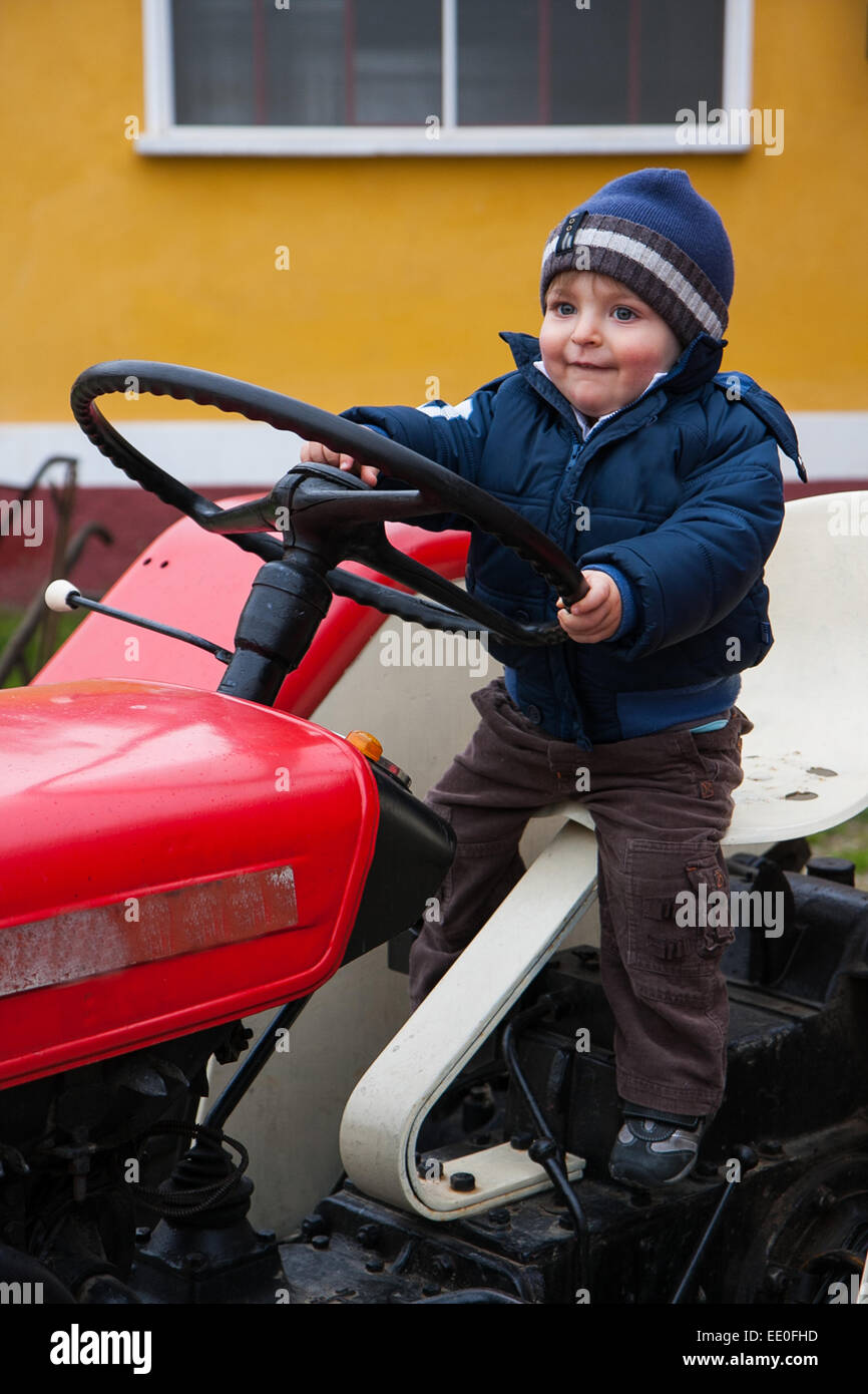 How to drive tractor hi-res stock photography and images - Alamy
