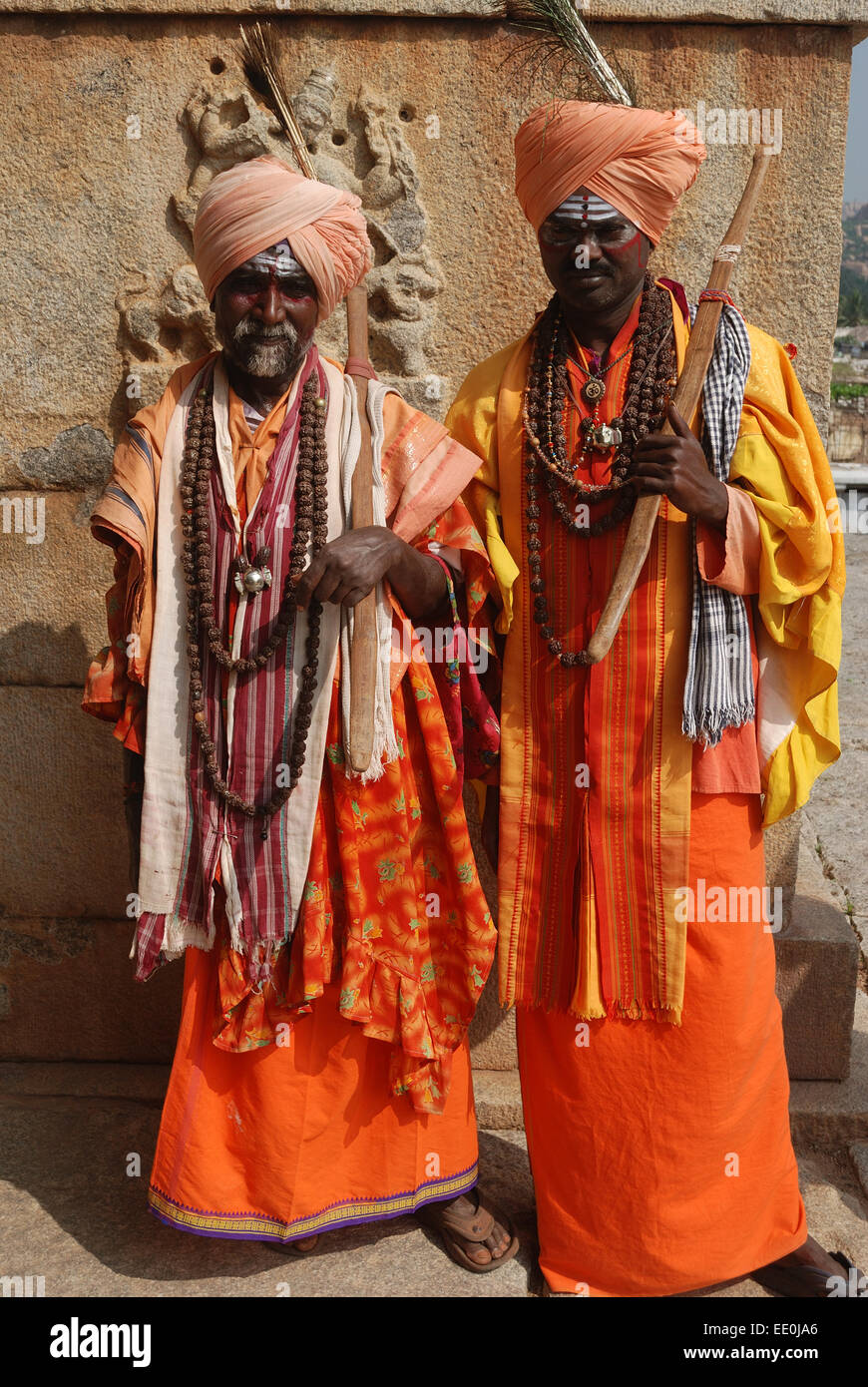 street magicians from india Stock Photo - Alamy