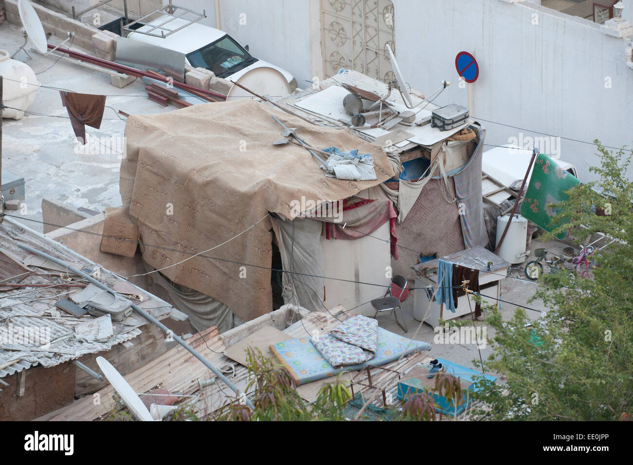 Migrant worker's shack, Old Town Doha, Qatar Stock Photo - Alamy