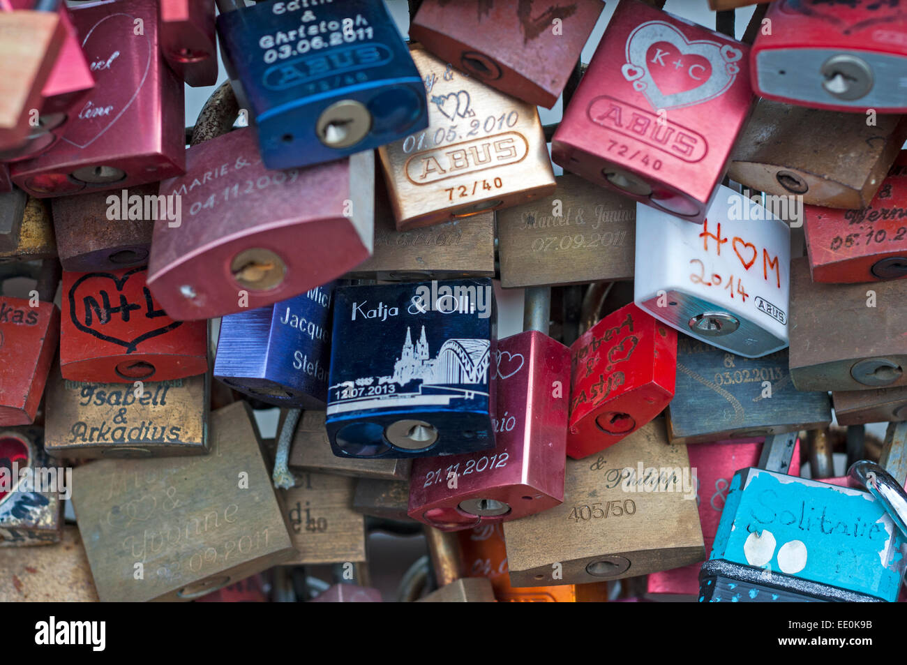 Padlocks on cologne railway bridge hi-res stock photography and images ...