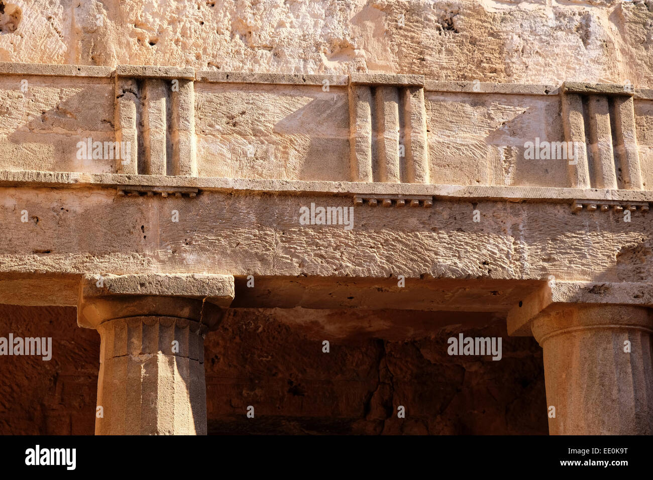 Doric frieze hi-res stock photography and images - Alamy