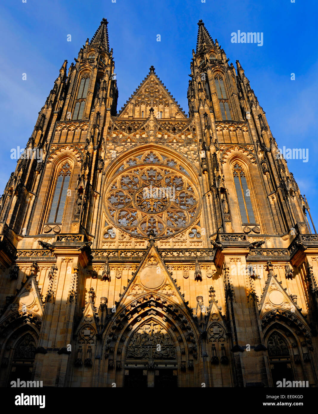 Facade of the st vitus cathedral hi-res stock photography and images ...