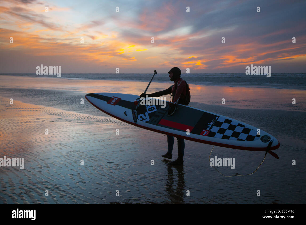 Colourful standing paddle beach hi-res stock photography and images - Alamy