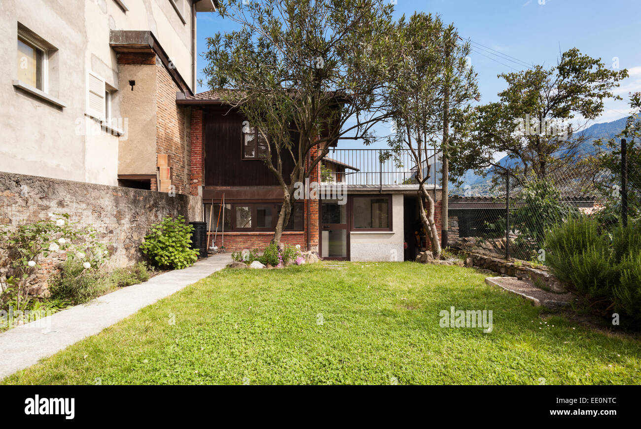 old house with garden, outdoor Stock Photo - Alamy