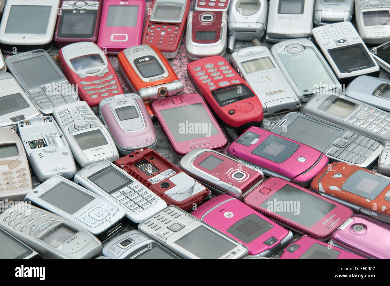 Mobile phone waste hi-res stock photography and images - Alamy