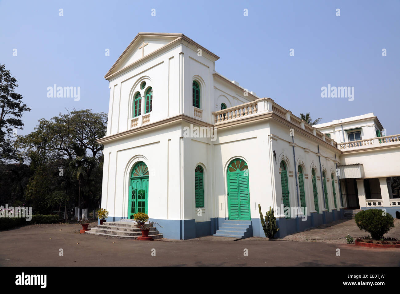 Church in Loreto Convent where Mother Teresa lived before the founding ...